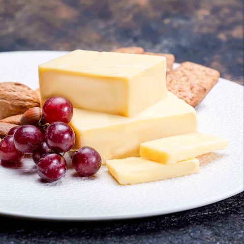 English Cheddar Cheese White price in Saudi Arabia | Carrefour Saudi ...